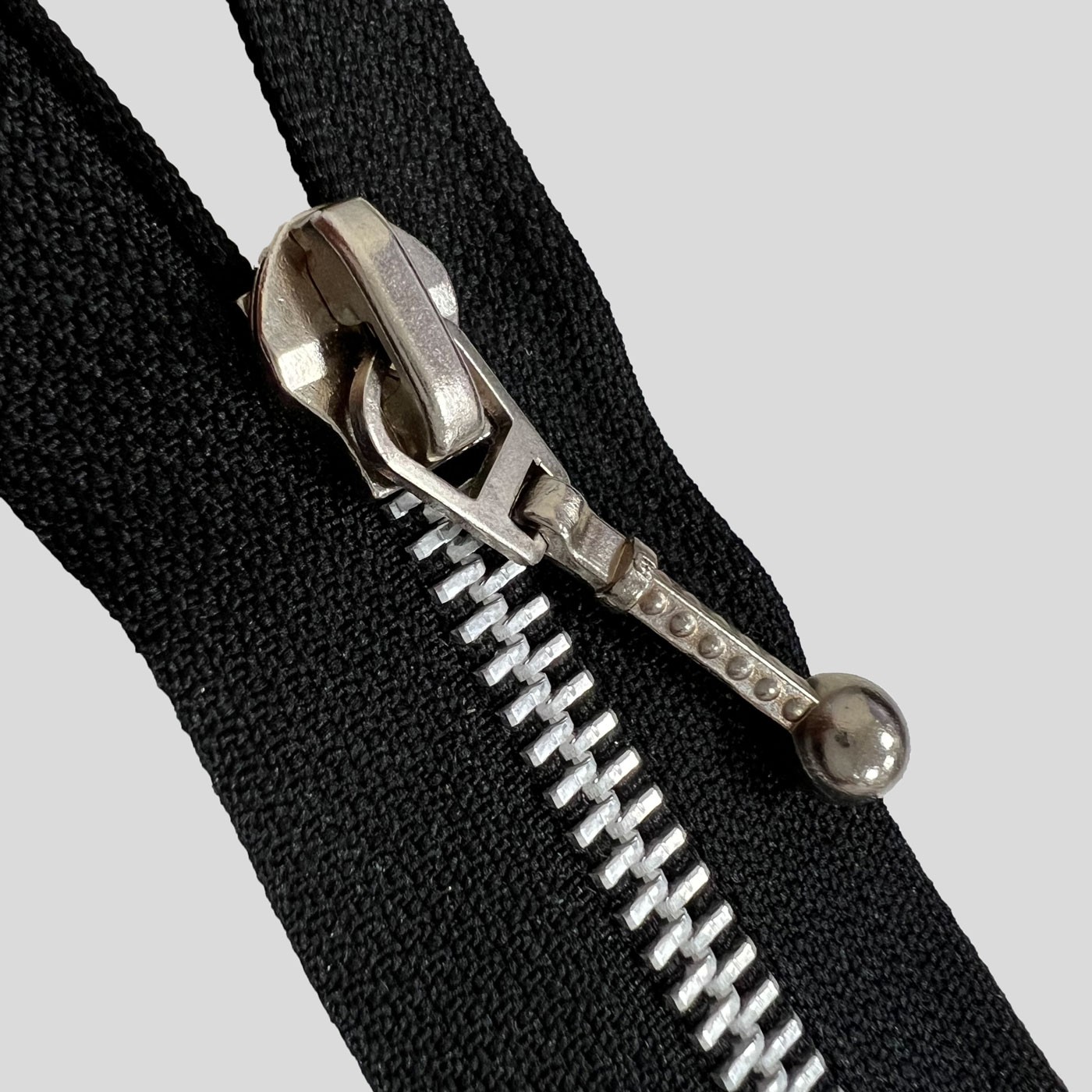 Metal Zip with Open End - Diecast Ball Puller (No5) - EU Fabrics